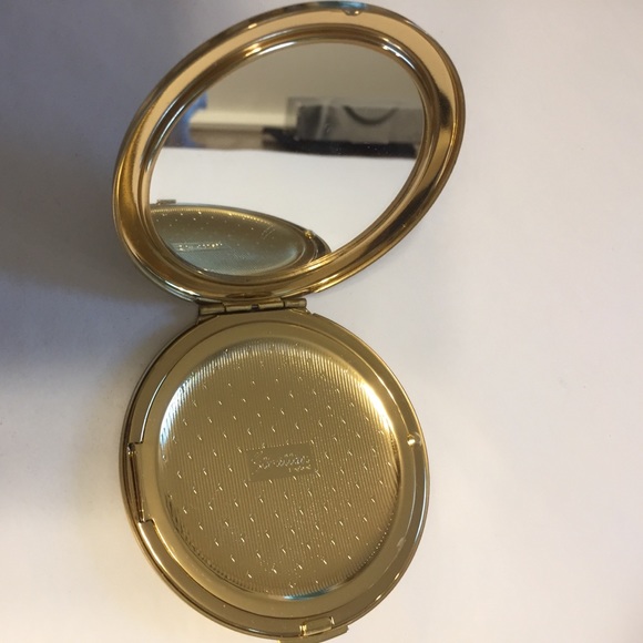 Stratton of London | Makeup | Vintage Powder Compact | Poshmark